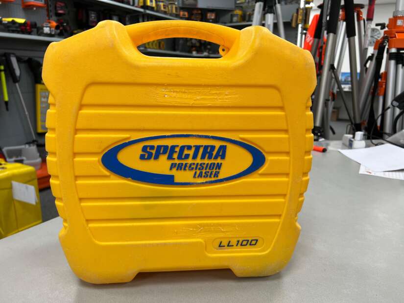 Spectra LL100 koffer (A Grade) - Bouwlasersonline